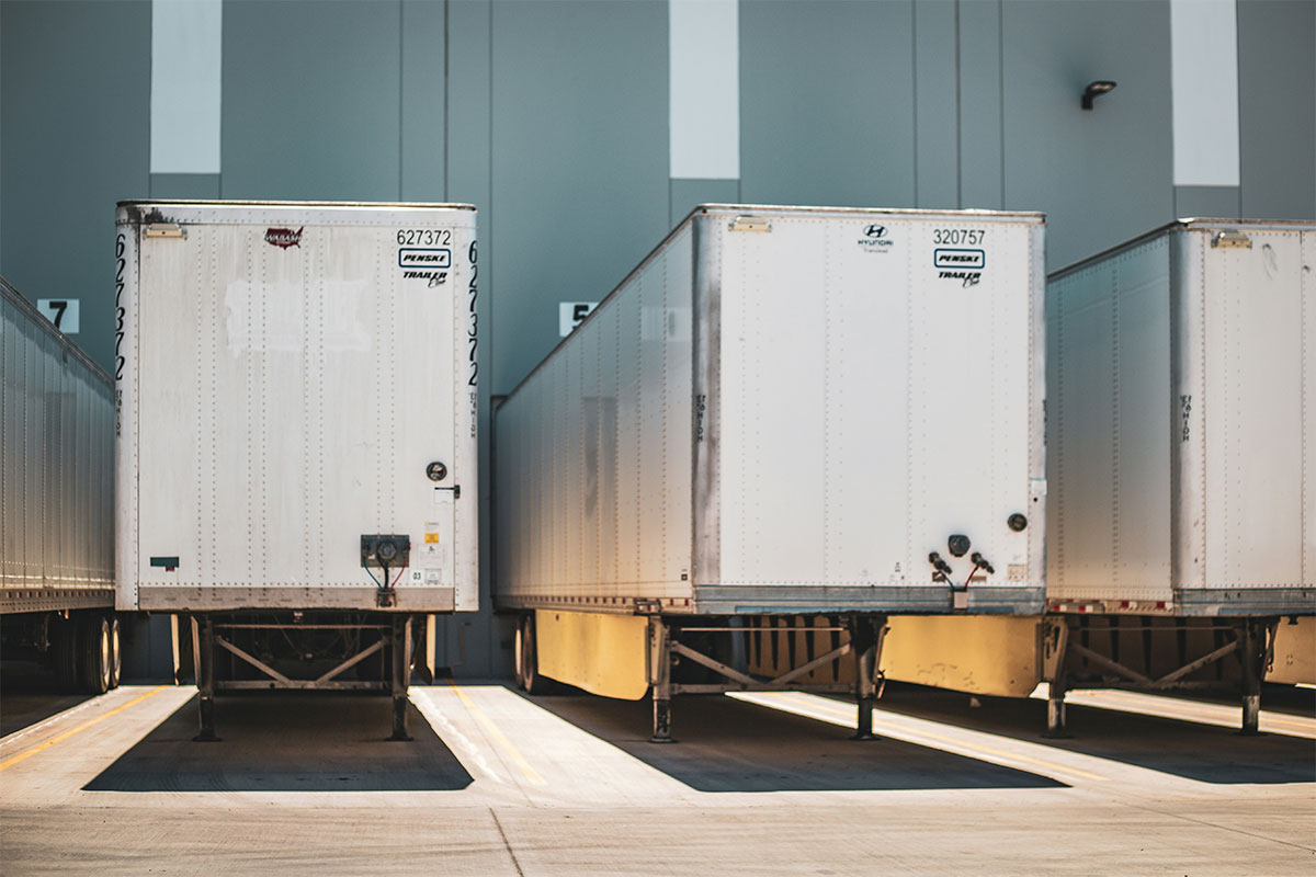 Dry Van Full Truckload Shipping - Lync Logistics